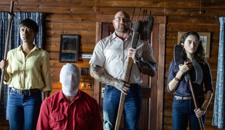 Bussano alla porta: la recensione del film di M. Night Shyamalan