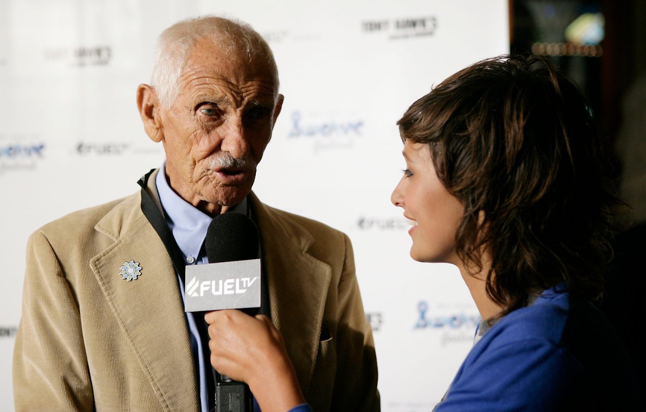 A story of love, waves and art – Surfwise, Doc Paskowitz and Sean Penn ...